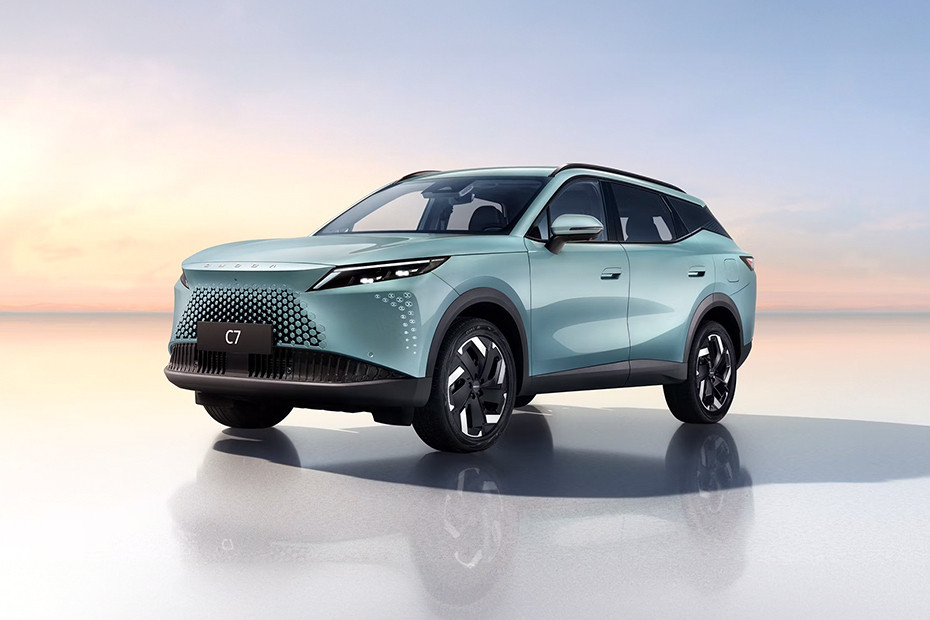 Giá xe Omoda C7 tại Việt Nam 2025: Trang bị, đối thủ và lợi thế