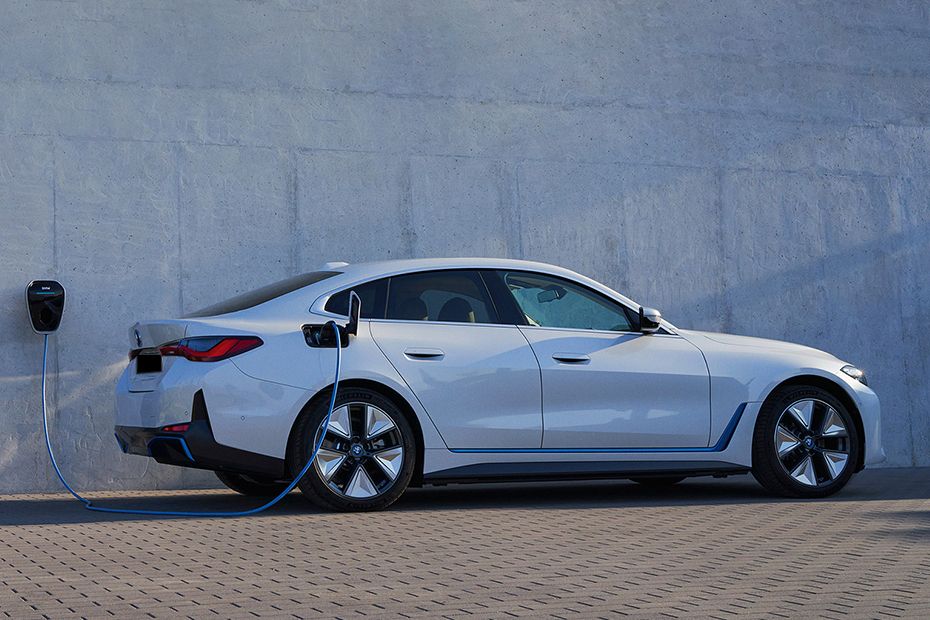 BMW i4 Colours, Available in 6 Colors in Malaysia | Zigwheels