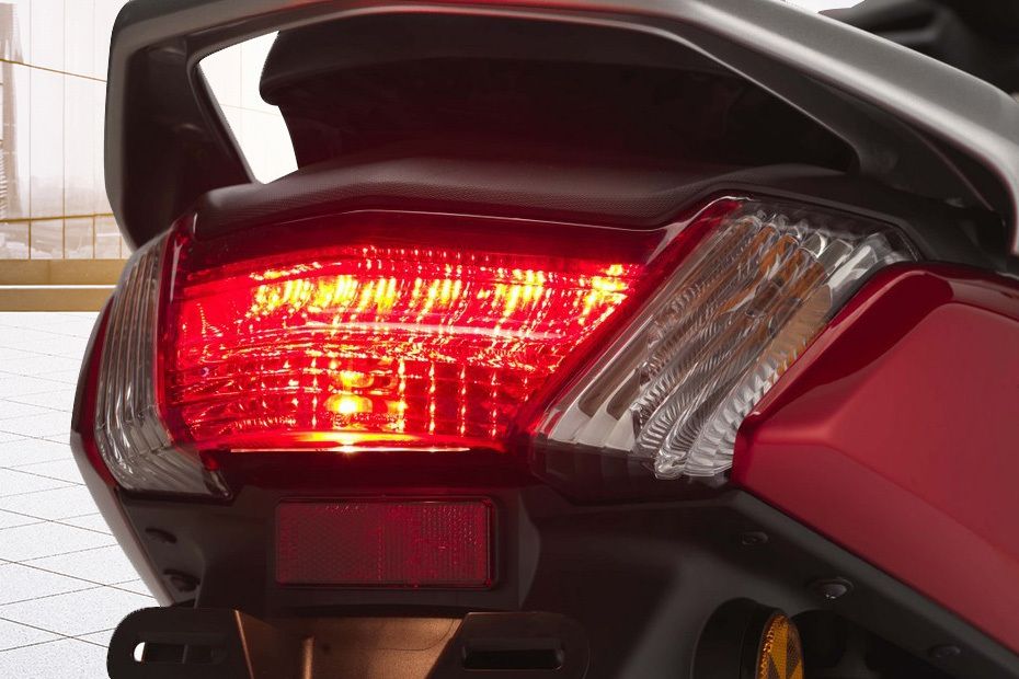 Yamaha NMAX 2021, Malaysia Price, Specs & May Promos