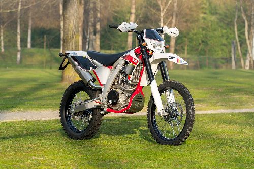 AJP Motors now in Malaysia; launches PR5 250 and PR7 600 Adventure