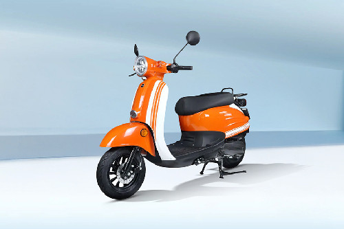 Malaysia gets a new retro-style scooter, the MODA Moca