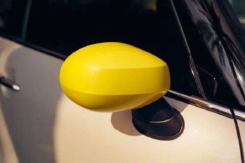 Here’s your first glimpse at 2024 Mini Cooper EV’s retro-futuristic cabin