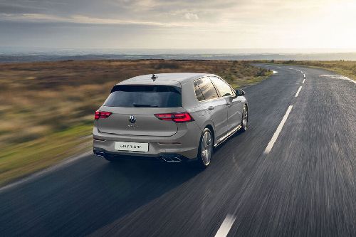 2022 Volkswagen Golf GTI vs. Golf R-Line: Spec comparison | Zigwheels