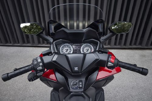 Honda CBR250RR vs Honda NSS250 Comparison | Zigwheels