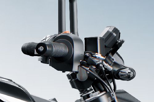 2024 KTM 390 Duke debuts with bigger engine, new styling, and more tech